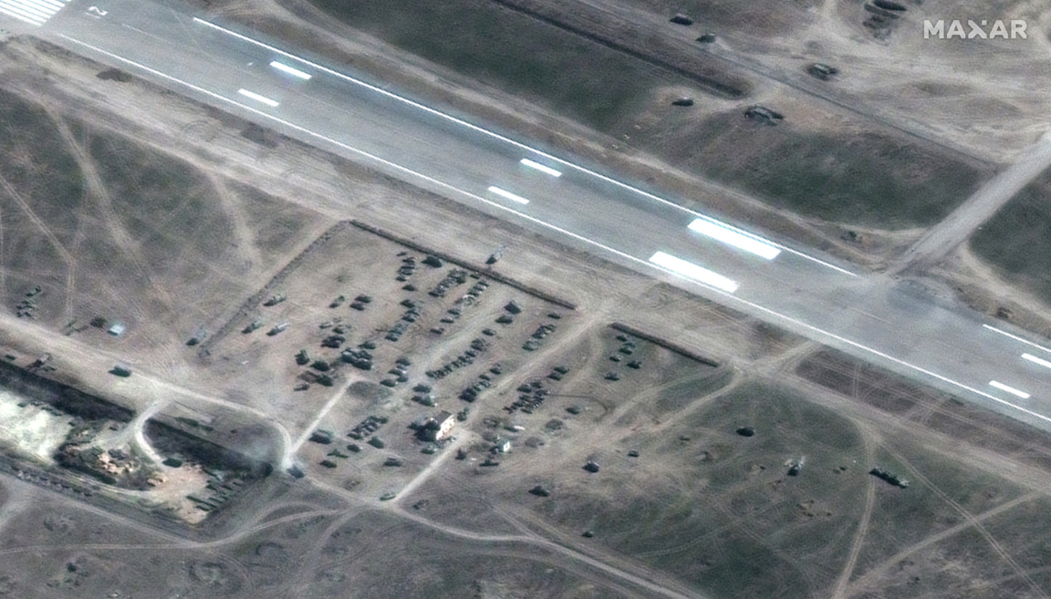 Maxar’s Satellite Imagery Of The Russian Attack On Ukraine Now Reveals ...